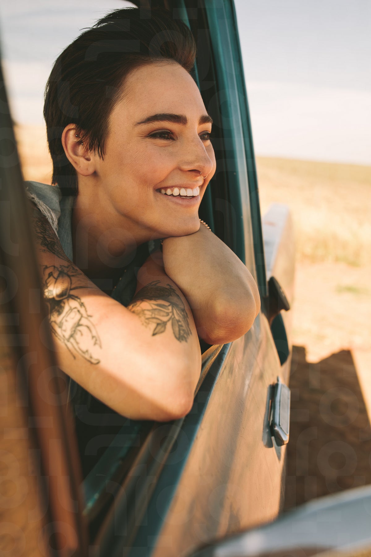 Woman looking out of her car – Jacob Lund Photography Store- premium ...