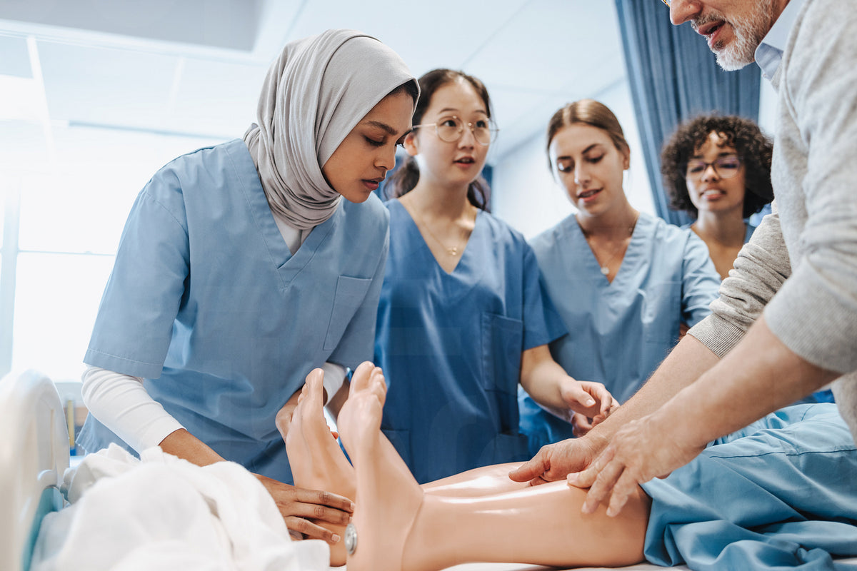 Medical education in a teaching hospital: Students learning in a clini ...