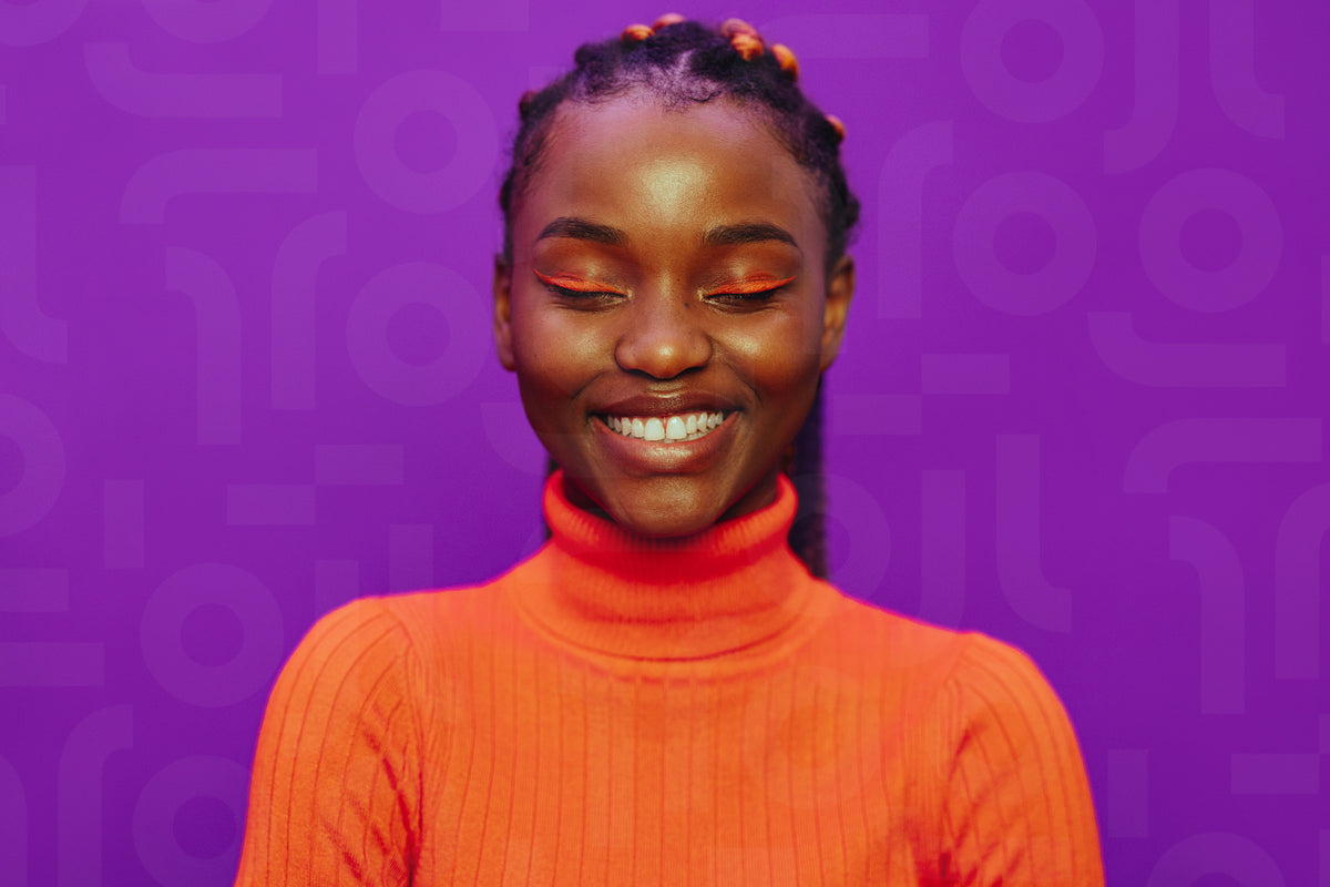 Stylish smiling woman with purple background – Jacob Lund Photography ...