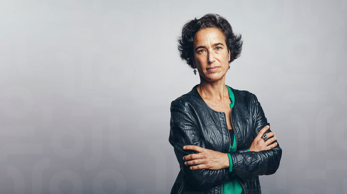 Portrait of a woman with arms crossed – Jacob Lund Photography Store ...